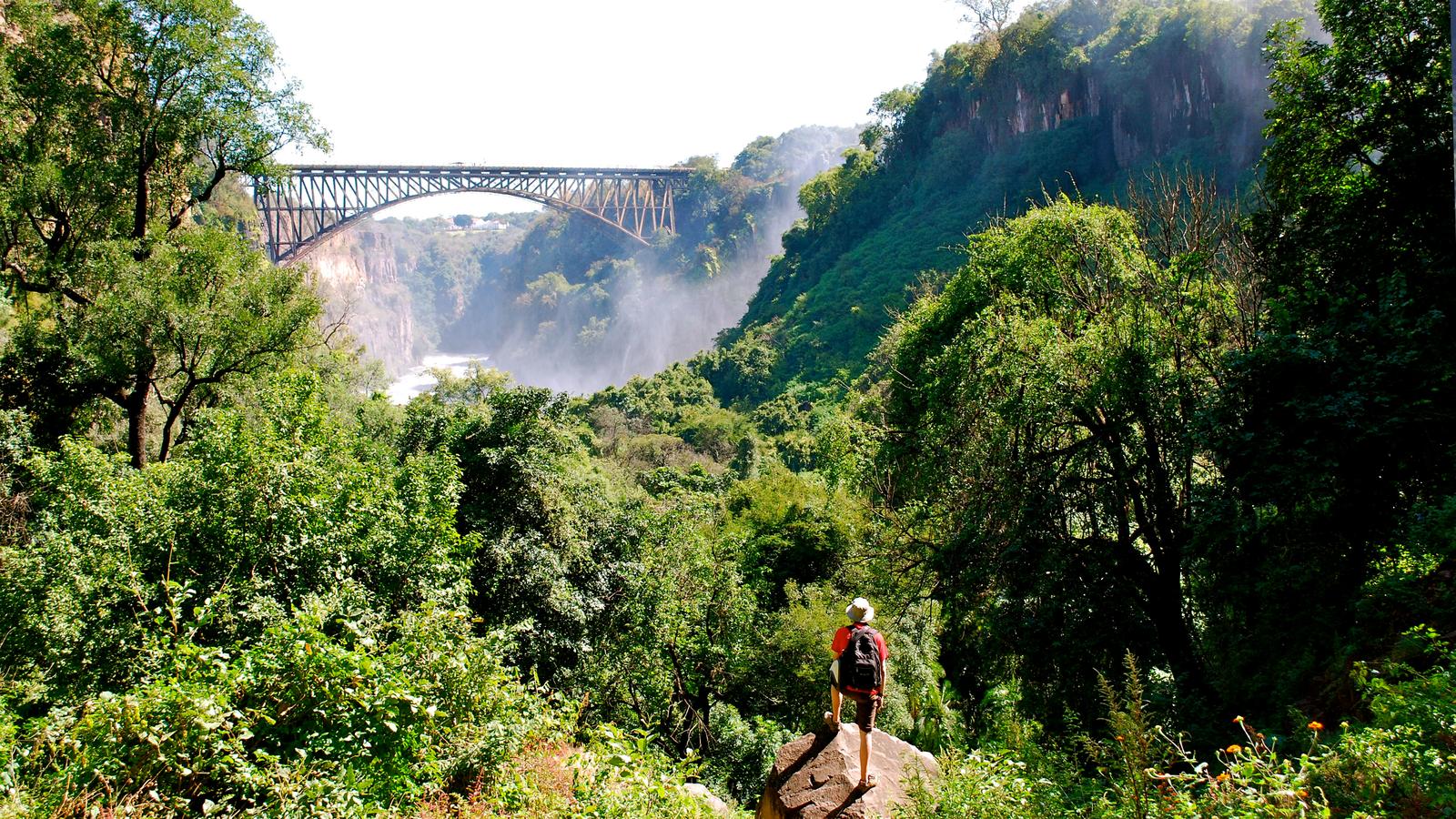 Exploring Victoria Falls on Foot: An Overview of the Best Walking Routes